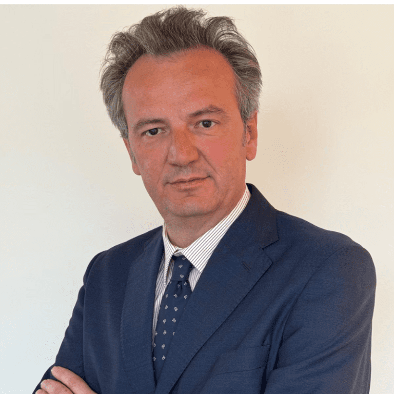 Francesco Franchini dirige l’équipe dette privée